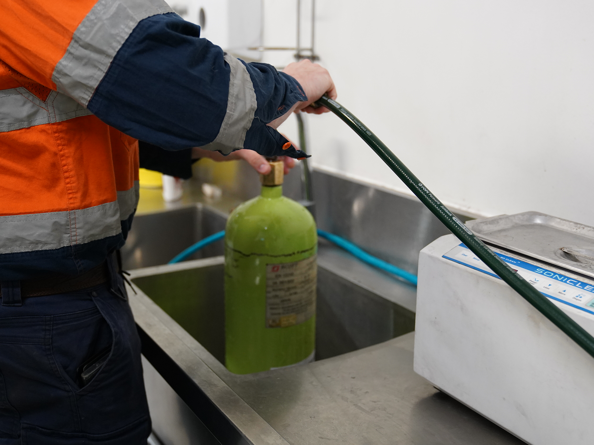 Hydrostatic Testing of SCBA Cylinders - Fire Rescue Safety Australia